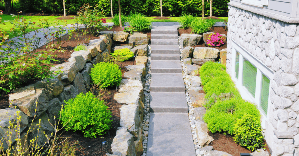 5 Hardscaping Ideas for Small Yards | RELS